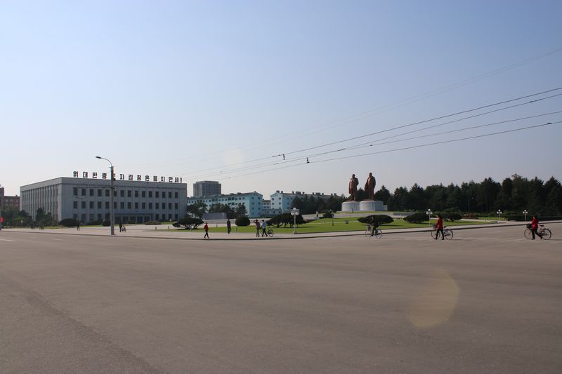 Chongjin Central Square | North Korea Travel Guide - Koryo Tours