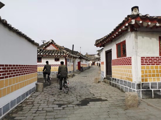 Walk in Kaesong City | North Korea Travel Guide - Koryo Tours